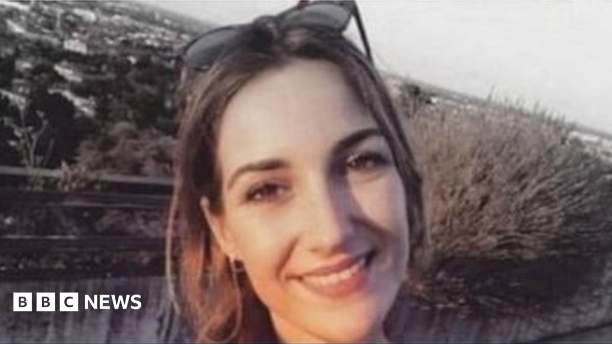 Spain violence against women: Outrage at teacher's murder - BBC News