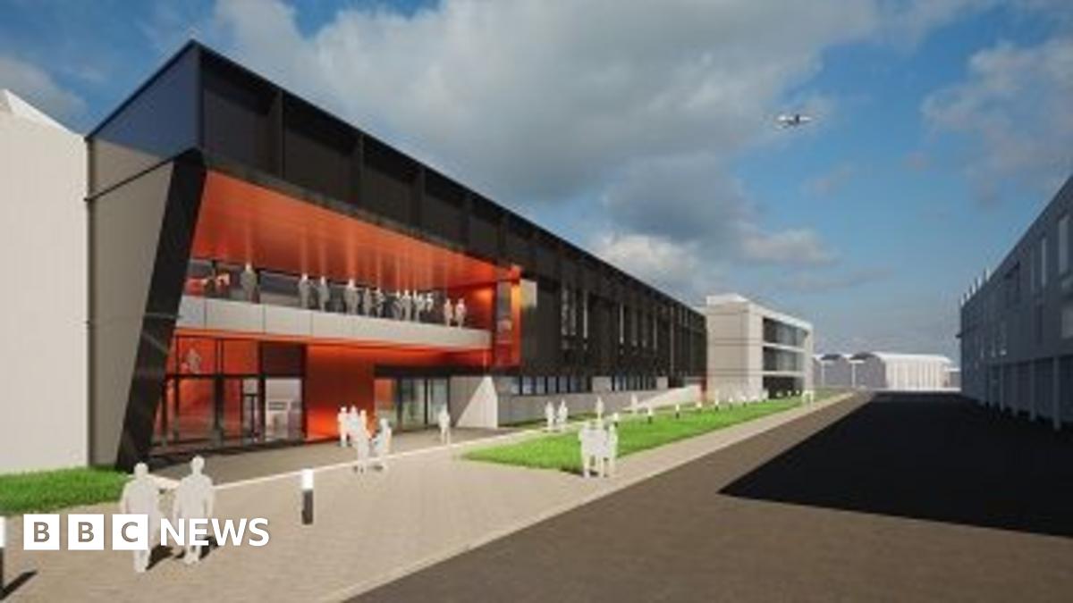 Cranfield gets £69m for more Hydrogen Air travel research - BBC News