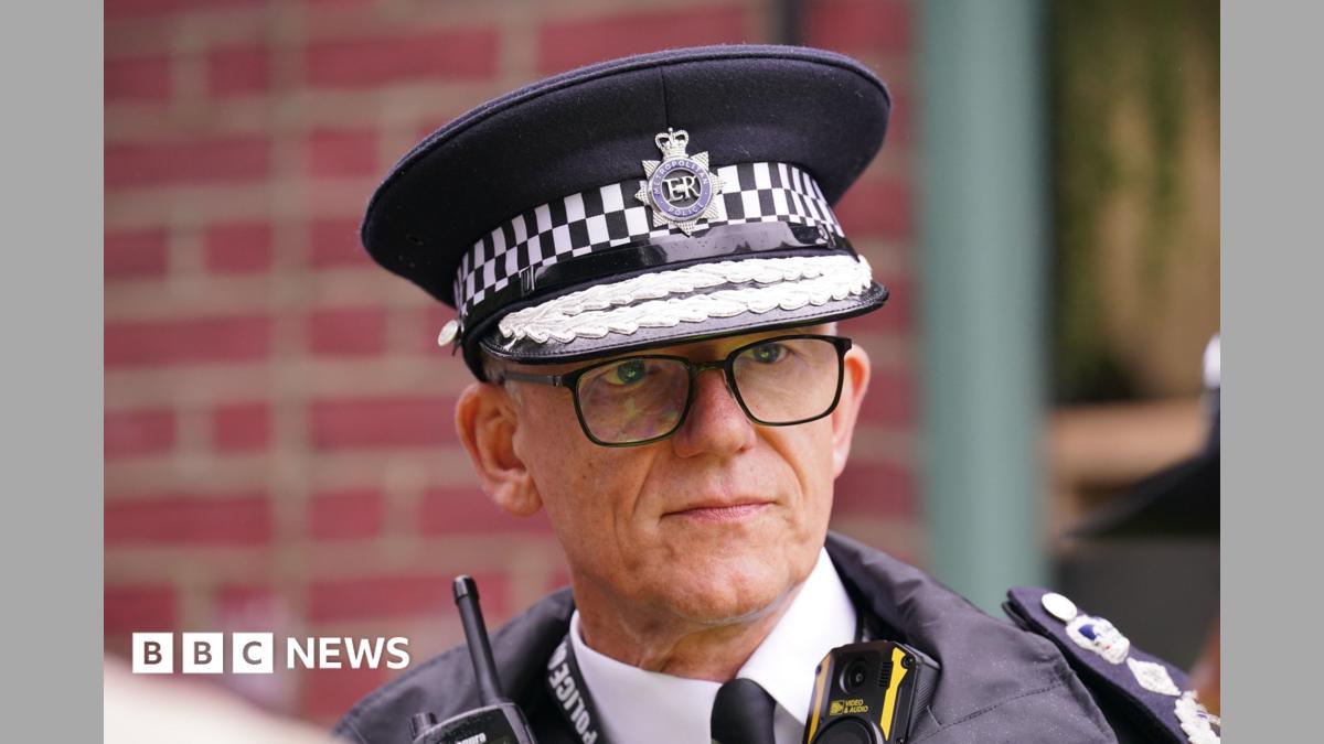 Met Police: Speed of reforms dependent on funding - Rowley - BBC News