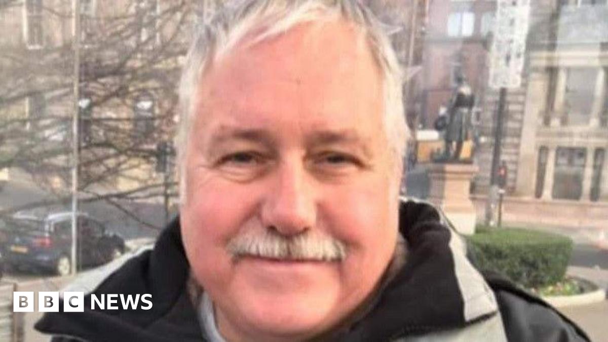 Family pay tribute to biker who died in Larbert crash - BBC News