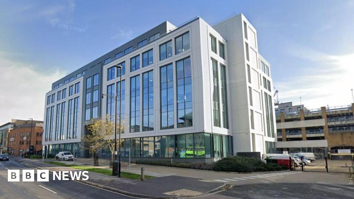 Slough Borough Council: 'Immediate' action needed after overspend - BBC ...