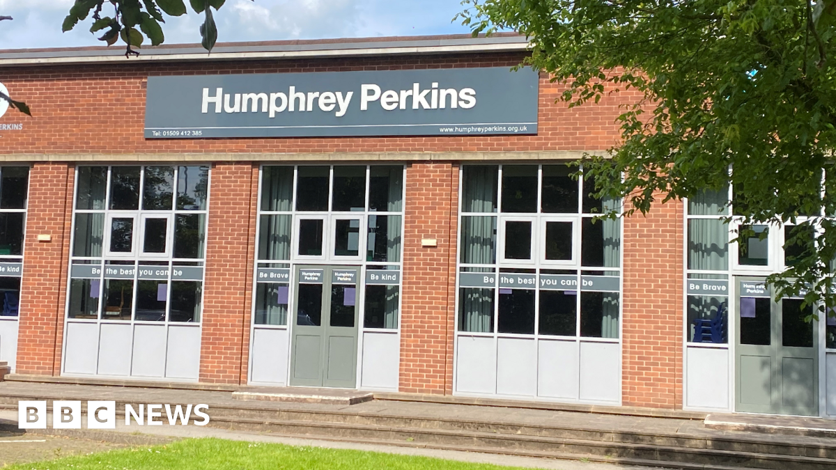 Boy taken to hospital after Leicestershire school vaping incident - BBC ...