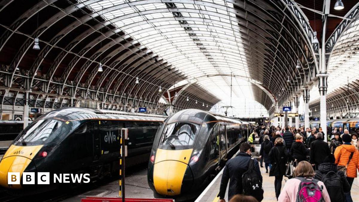 GWR announces timetable and key route changes - BBC News
