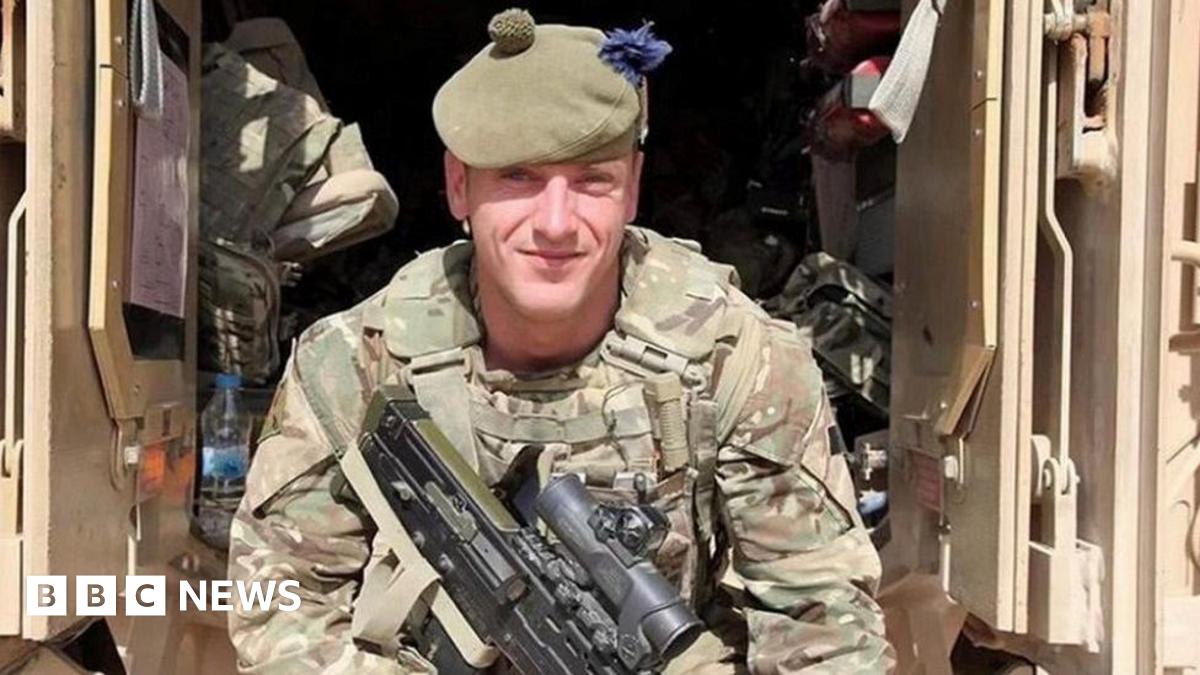 Family believe soldier's suicide could have been prevented - BBC News