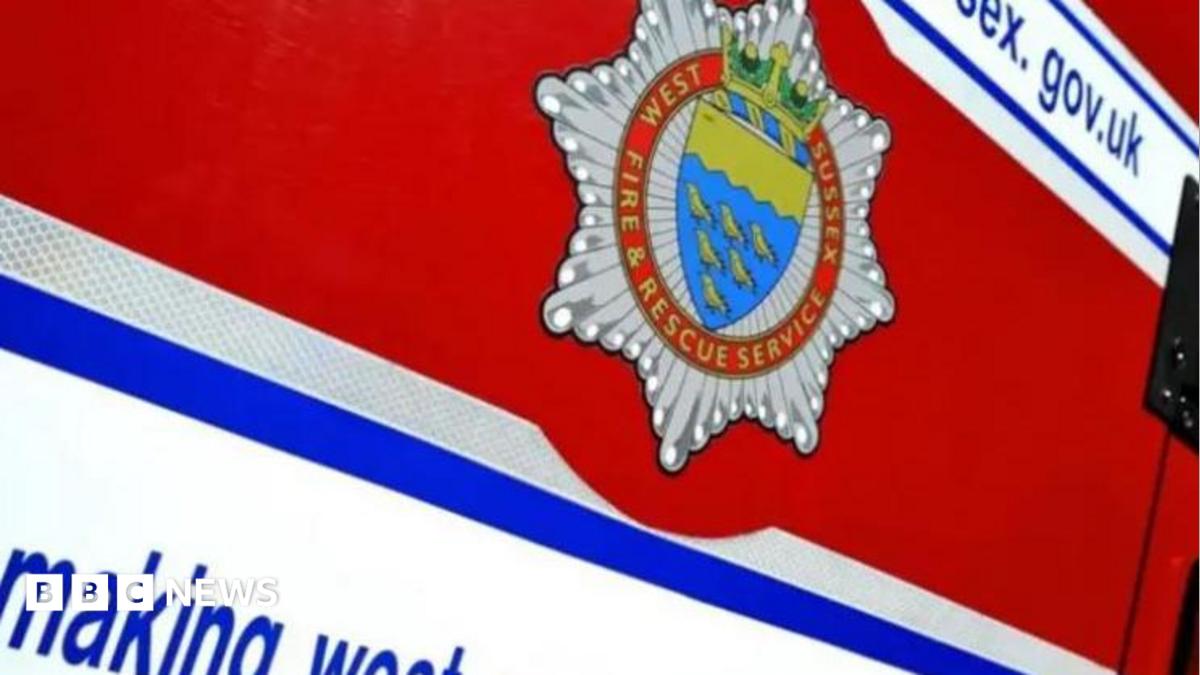 West Sussex: Improvement needed at fire service - report - BBC News