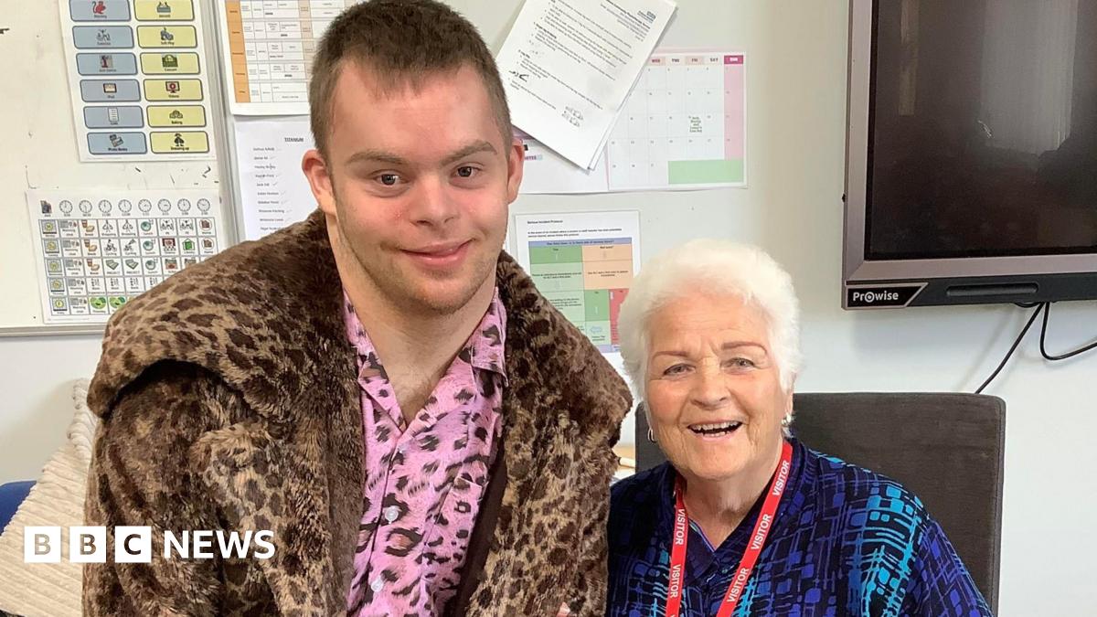 EastEnders actress Pam St Clement visits Oxford SEND school - BBC News
