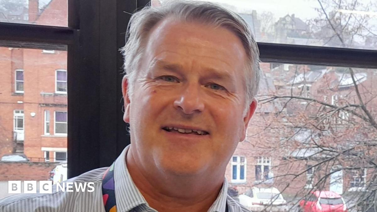 People 'waiting months' for council housing in Lincoln - BBC News