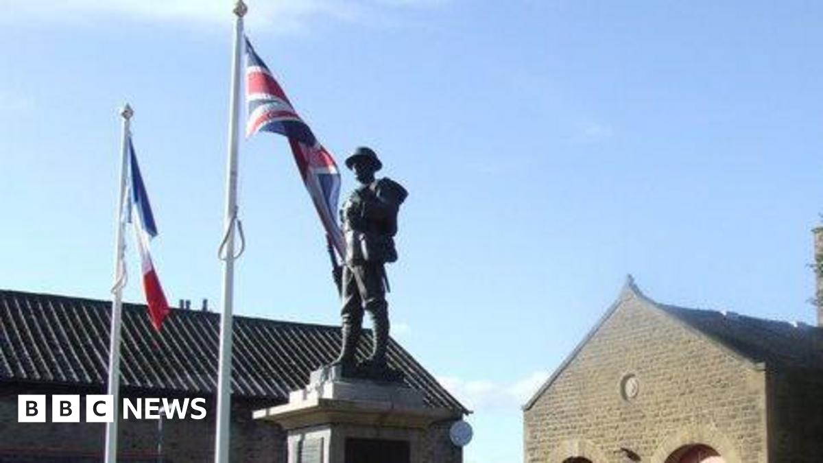 Carnforth war memorial march to be re-enacted 100 years on - BBC News