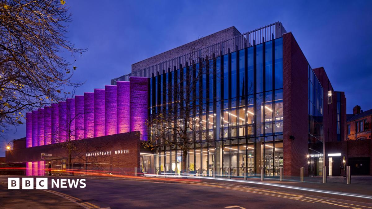 Shakespeare North Playhouse wins architectural award - BBC News