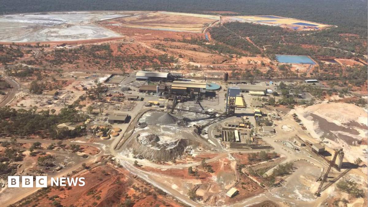 Australia mine explosion: man and woman killed in NSW outback - BBC News