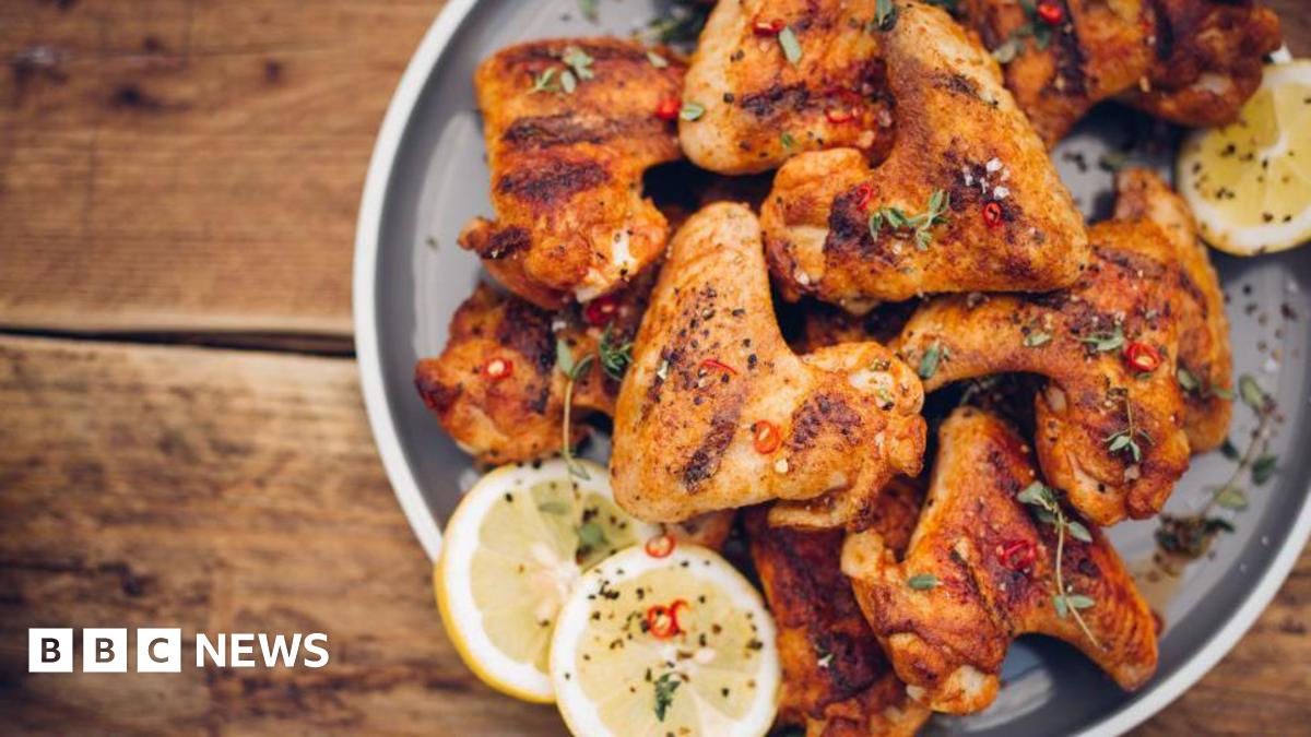 Listeria: Lidl recalls NI chicken wings over bacteria fear - BBC News