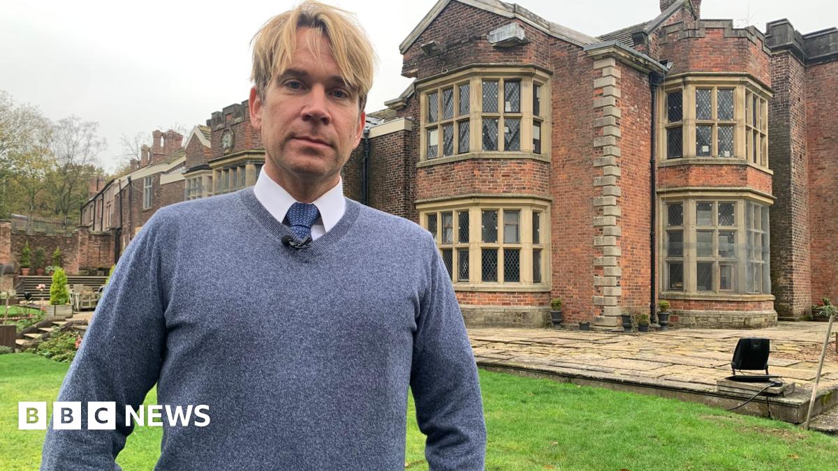 Rochdale: US actor's dream to own ancestral home is in ruins - BBC News