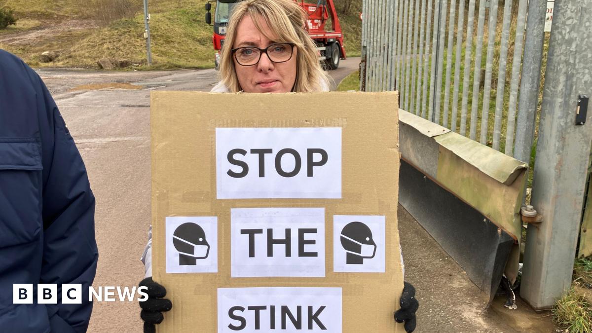 Hafod protesters block 'rotten egg smell' Johnstown landfill site - BBC ...