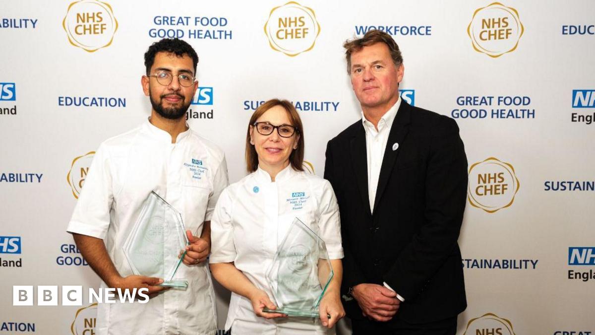 Royal Surrey NHS chefs win national award - BBC News