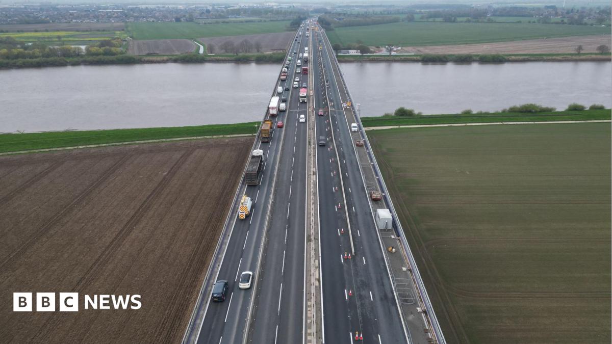 Further restrictions imposed on M62 Ouse Bridge - BBC News