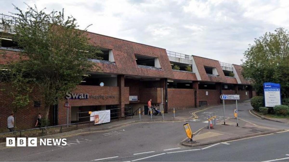 Leatherhead: Businesses hope regeneration will 'freshen up' town - BBC News