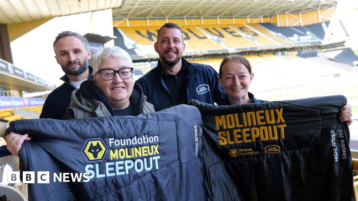 Wolves stadium sleepout targets record numbers - BBC News
