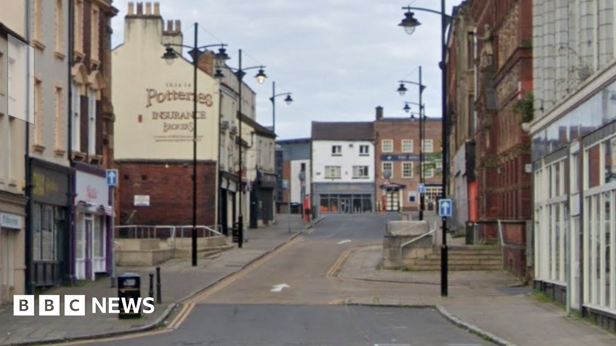 Stoke-on-Trent: Town centres set for 'transformational' revamp - BBC News