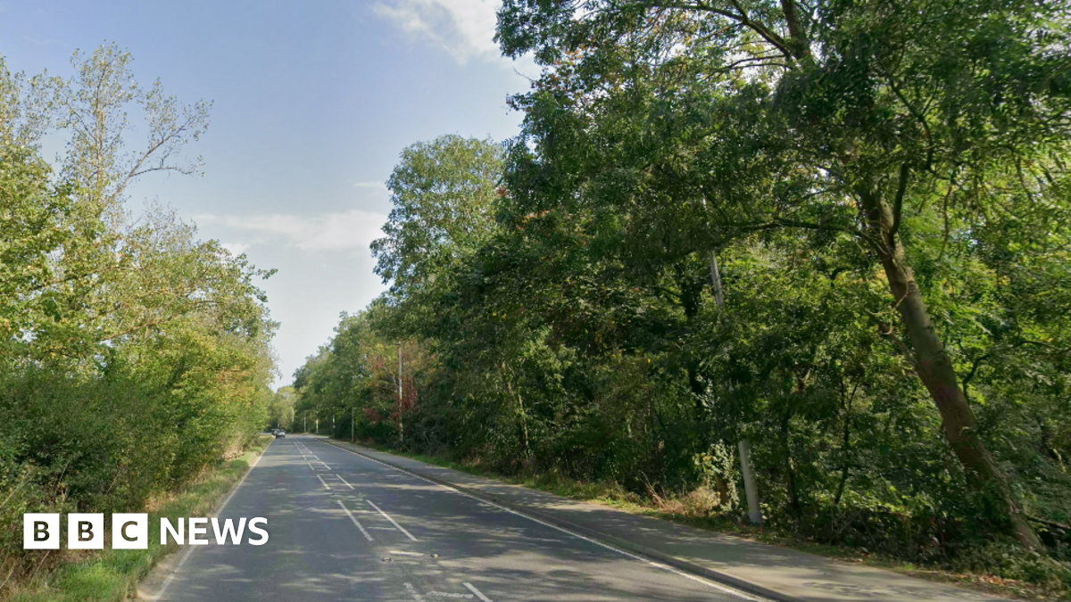 Serious crash causes A15 in Peterborough to partially close - BBC News