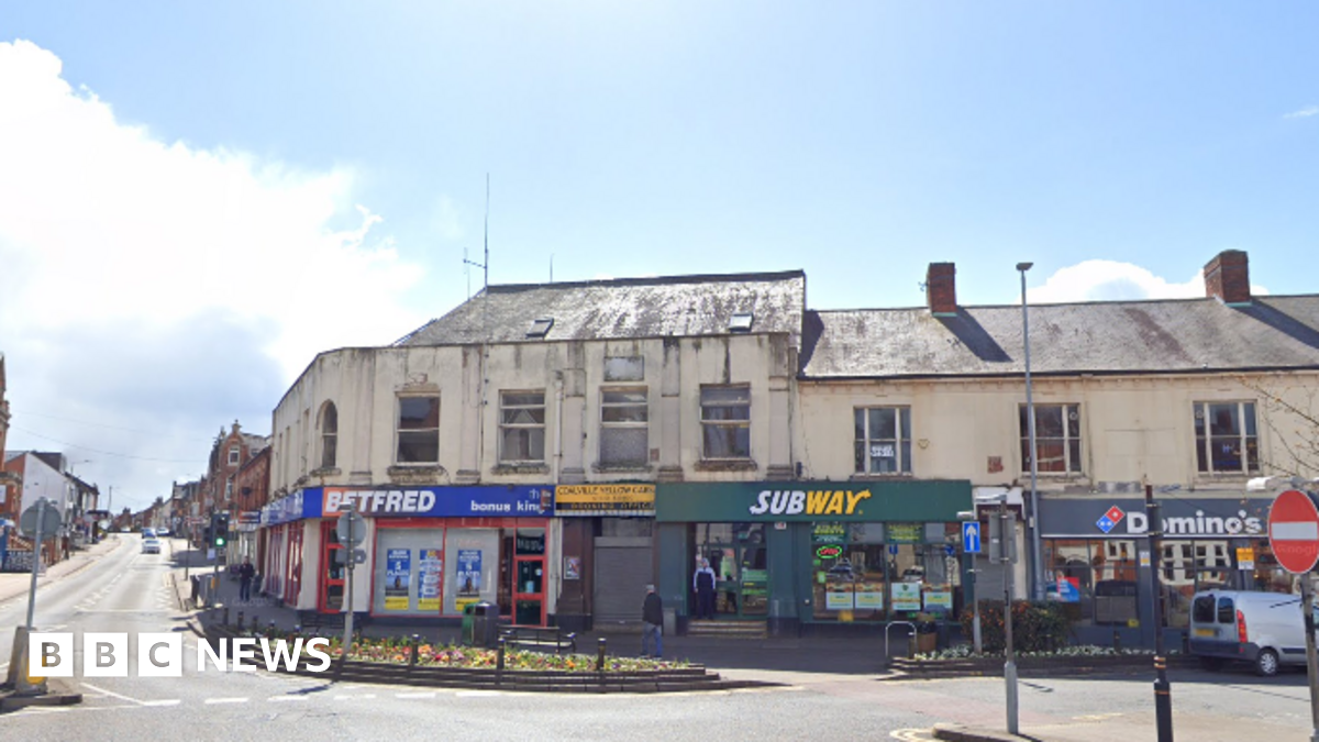 'Dilapidated' Coalville town centre building to be revamped - BBC News