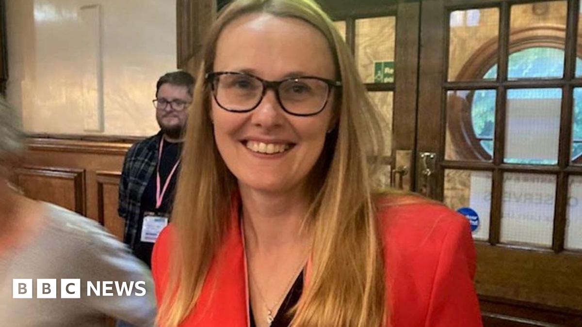 Lancashire: Labour make huge gains as Conservative vote crumbles - BBC News