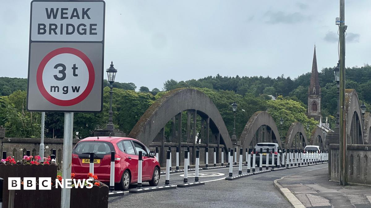 Kirkcudbright Bridge staff get body-worn cameras after abuse - BBC News