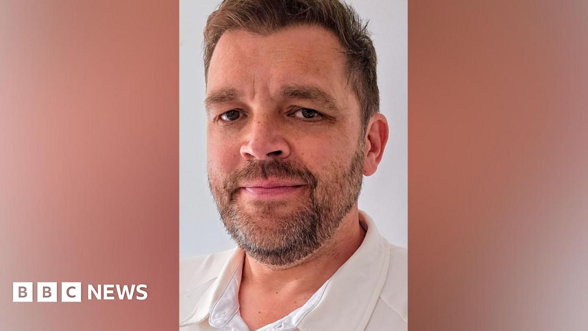 Tributes after death of 0 not out off 137 cricketer - BBC News