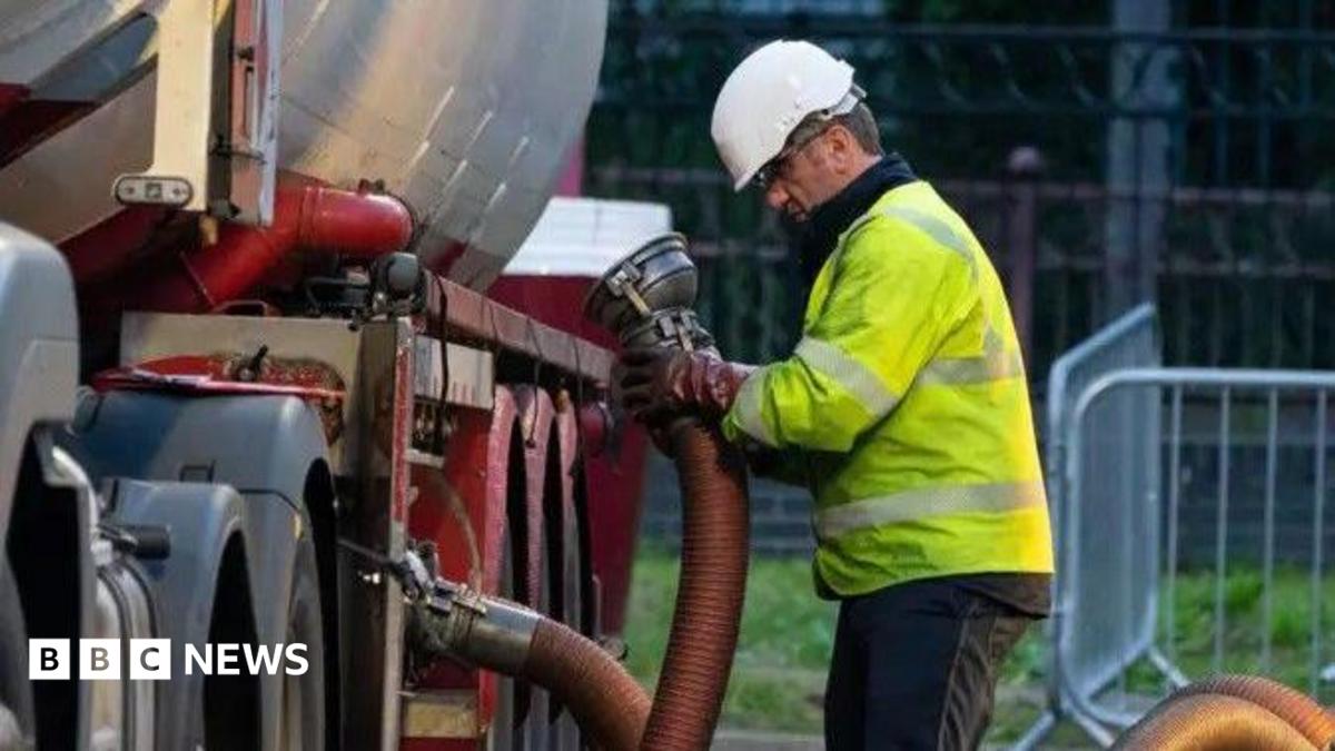 Suffolk Police warn about spate of HGV fuel thefts - BBC News