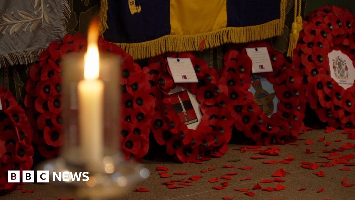 Armed Forces remembered across Lincolnshire - BBC News