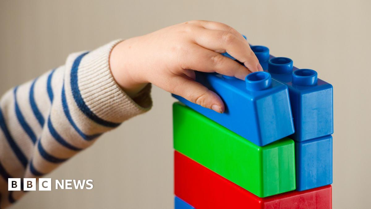 Event in Guernsey to celebrate importance of early years - BBC News