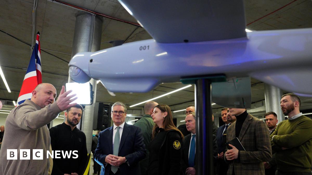 UK pledges support for Ukraine with 'landmark' 100-year deal - BBC News