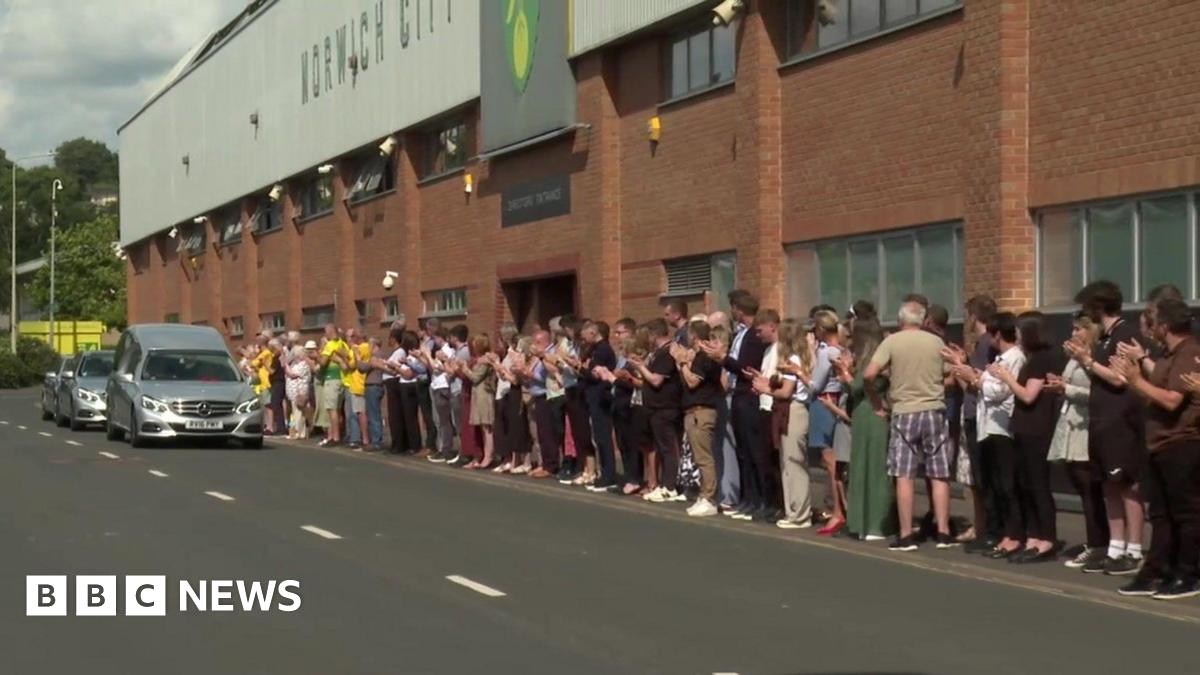 Norwich City fans pay tribute to legend Terry Allcock - BBC News