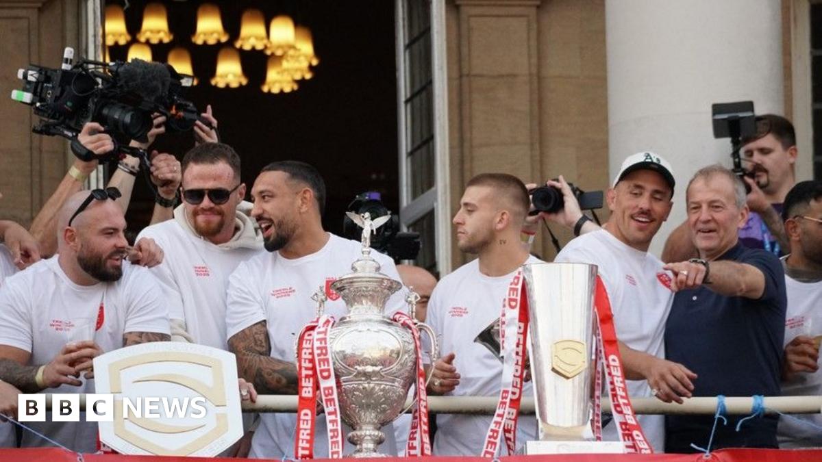 Hull KR Super League Grand Final victory parade - BBC News