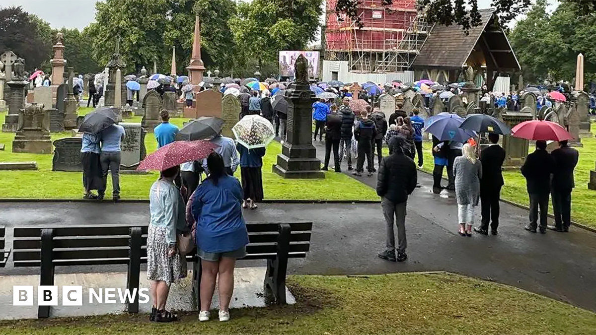 Funeral held for British teenager Jay Slater - BBC News