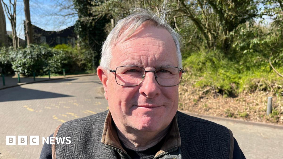 Arriva to cut bus route between New Ash Green and Gravesend - BBC News