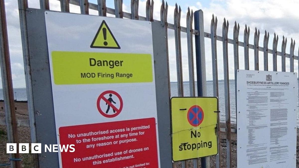 Concern after families seen on MoD firing range in Shoeburyness - BBC News