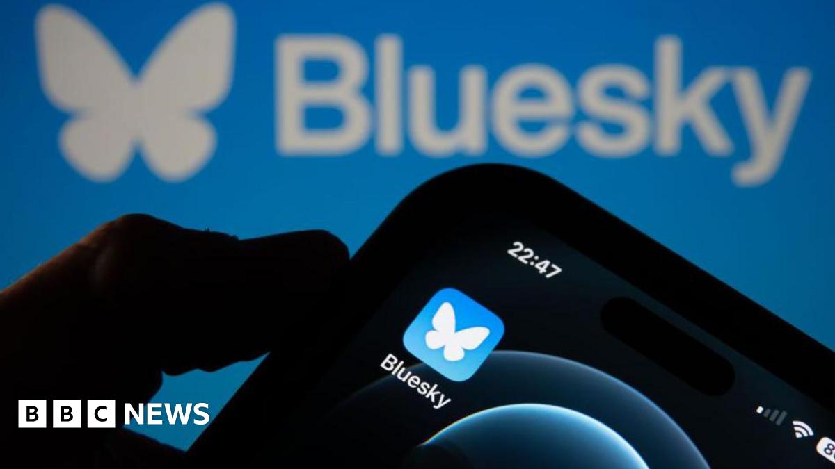 Keir Starmer says he has no plans to join Bluesky yet - BBC News