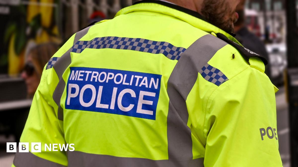 Woman killed in Chadwell Heath, east London following attack - BBC News