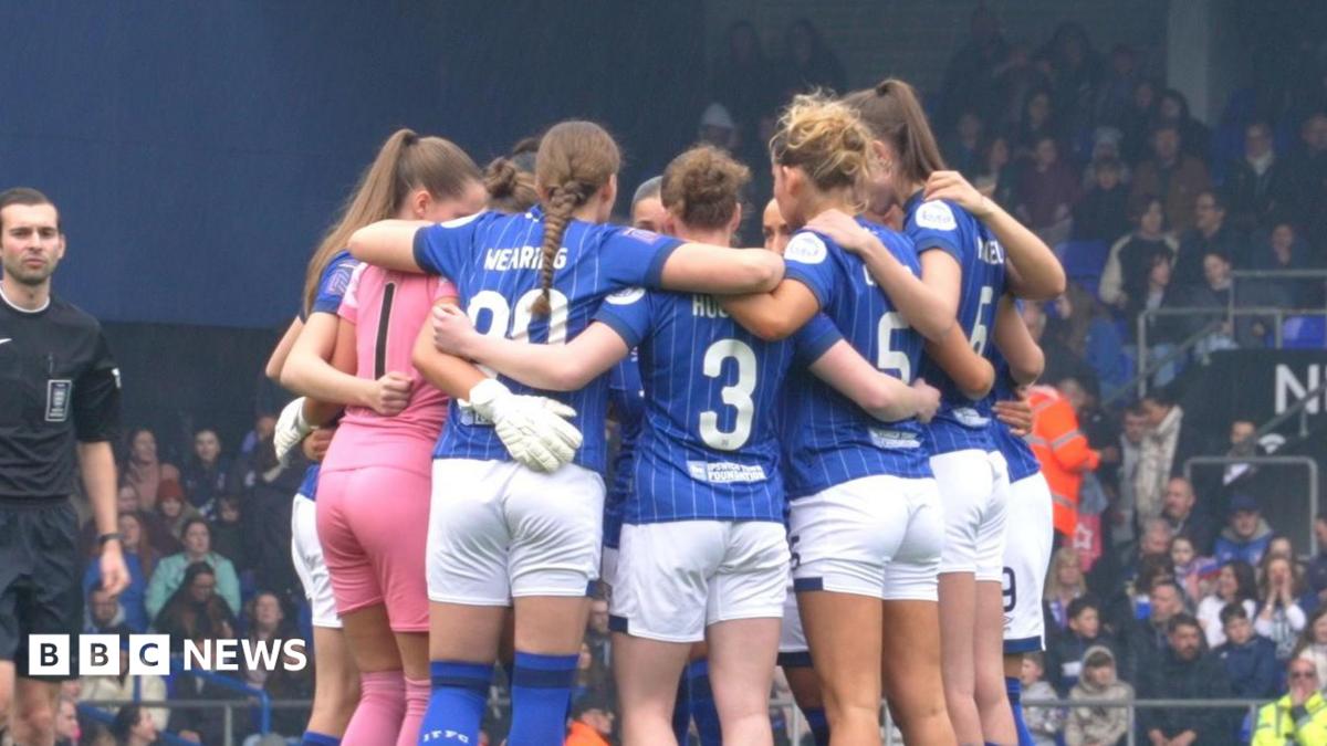 Ipswich Town Women on 'special' record-breaking match - BBC News