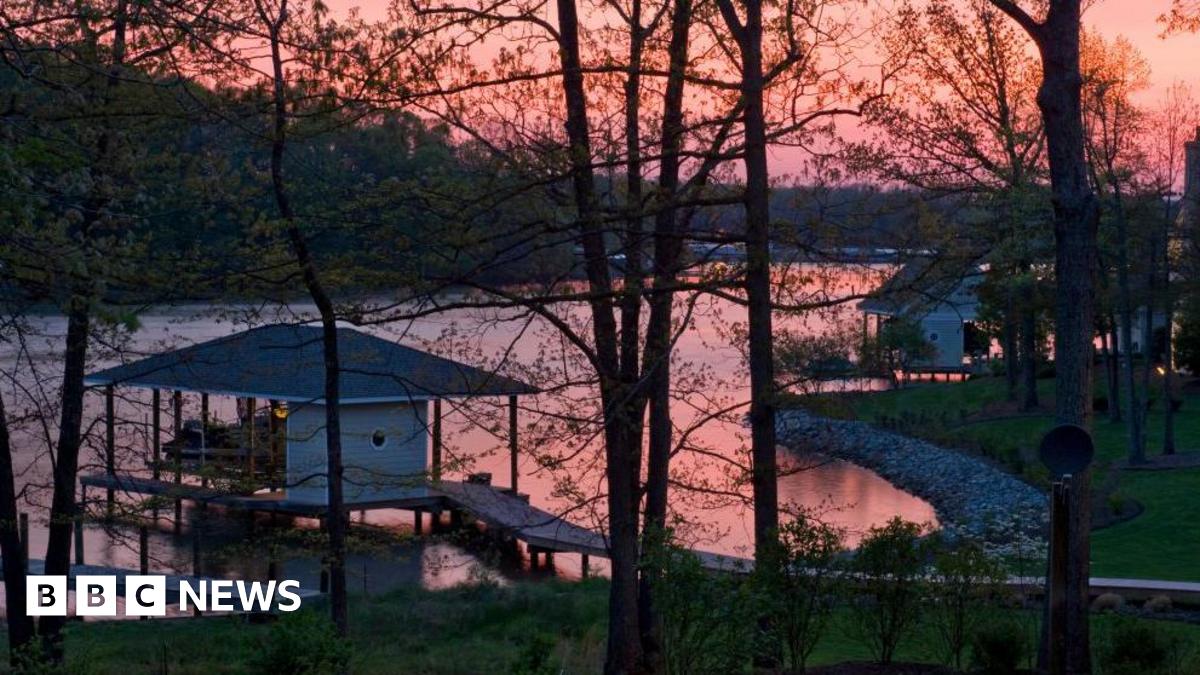One dead after lake electrocution in Virginia - BBC News