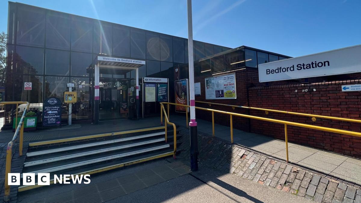 Train services impacted following Bedford signalling problems - BBC News
