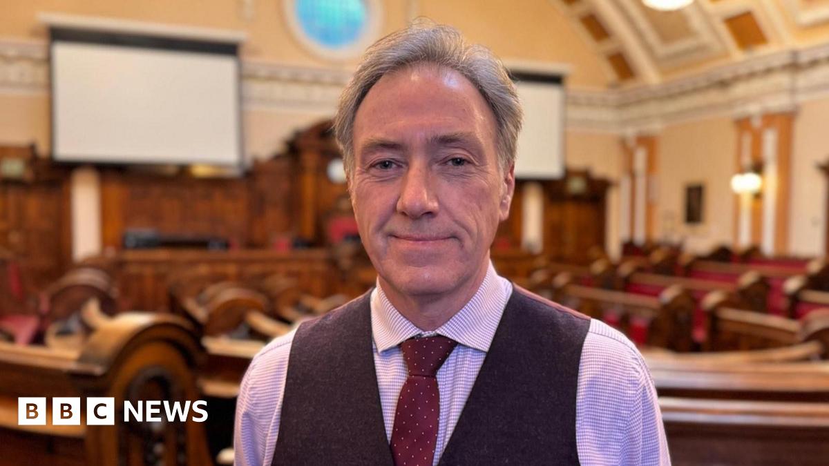 Fourth Stoke-on-Trent Tory councillor defects to Reform UK - BBC News