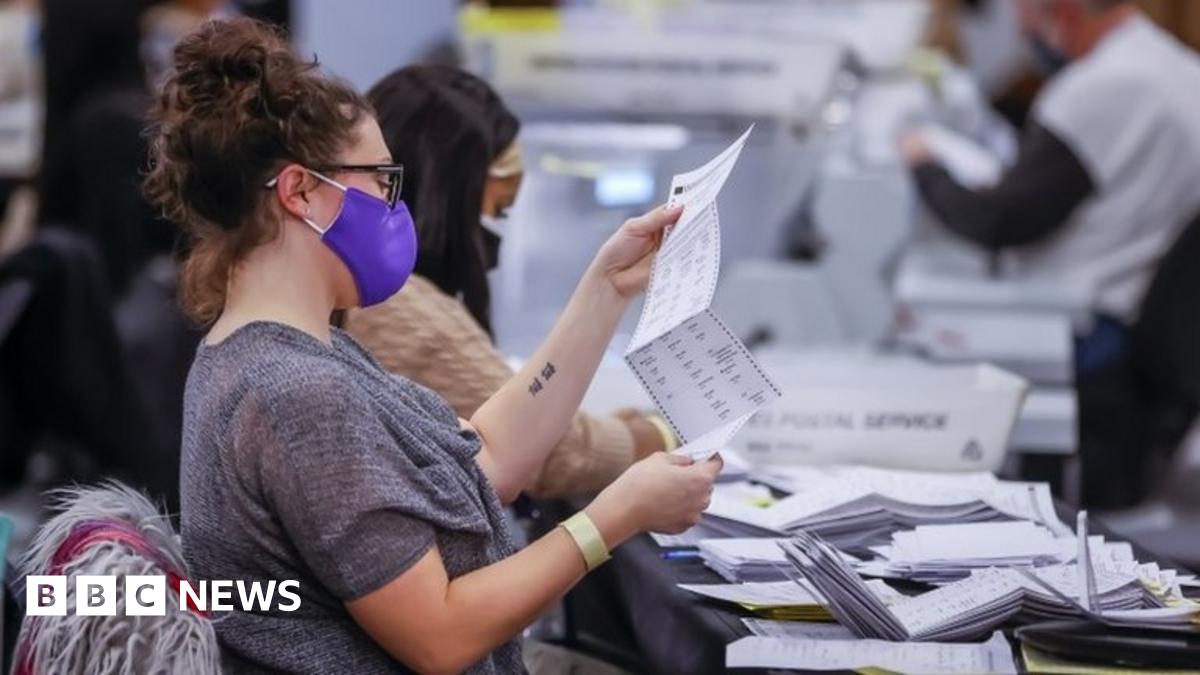 US election 2020: Georgia to recount election ballots by hand - BBC News