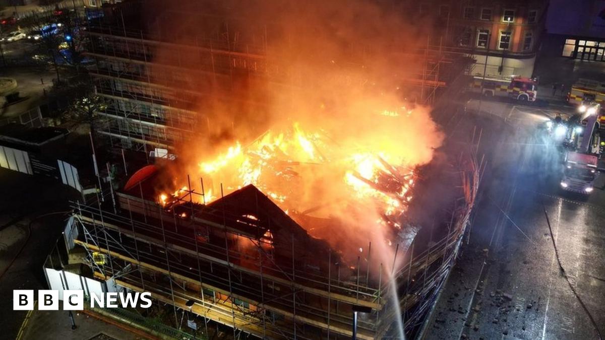 Hartlepool fire: Three youths held after Wesley Chapel blaze - BBC News