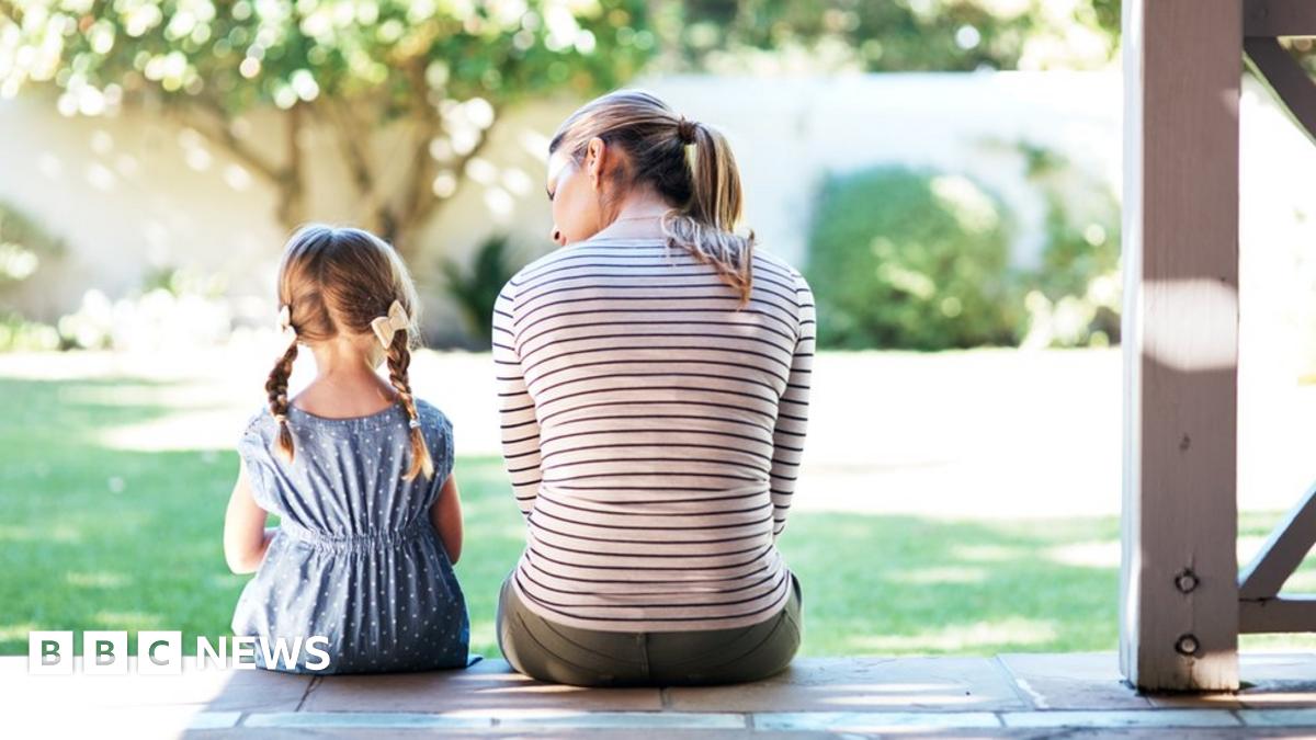 Family size shrinks to record low of 1.89 children - BBC News