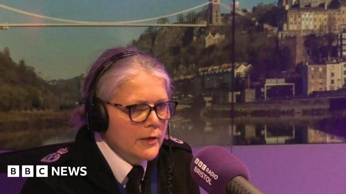 Avon and Somerset Police reaches 'tipping point' over finances - BBC News