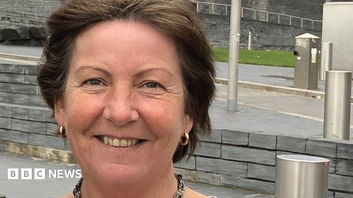 UKIP will not let Mandy Jones sit with assembly group - BBC News