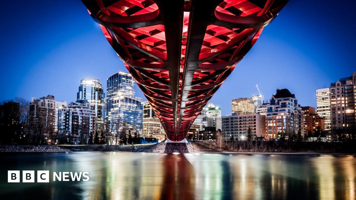 Teleportation step toward quantum internet - BBC News