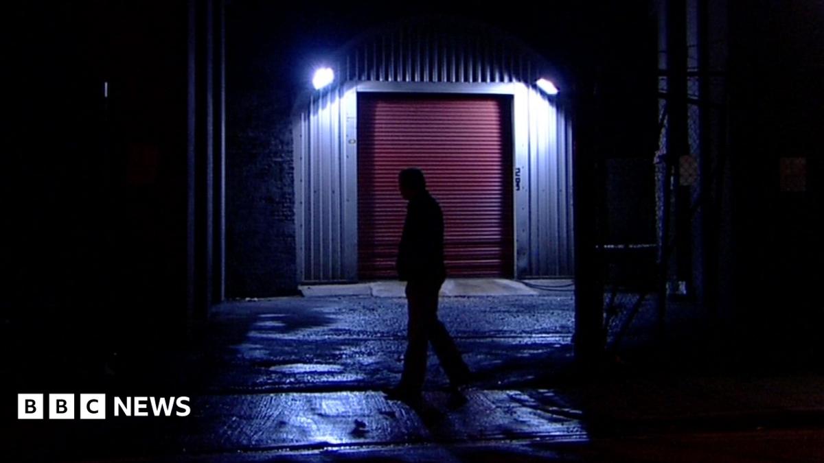 Stalking: 'Victims like me still face hurdles despite new law' - BBC News