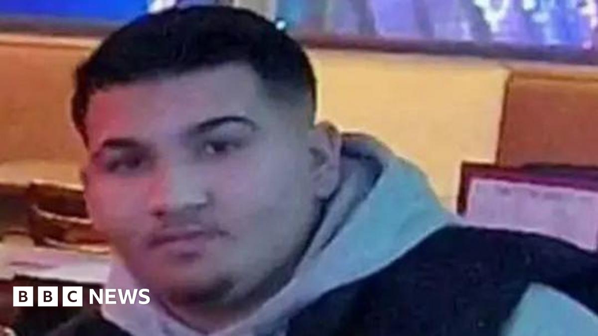 Kevin Pokuta: Man charged with murder of young father in Sheffield - BBC News